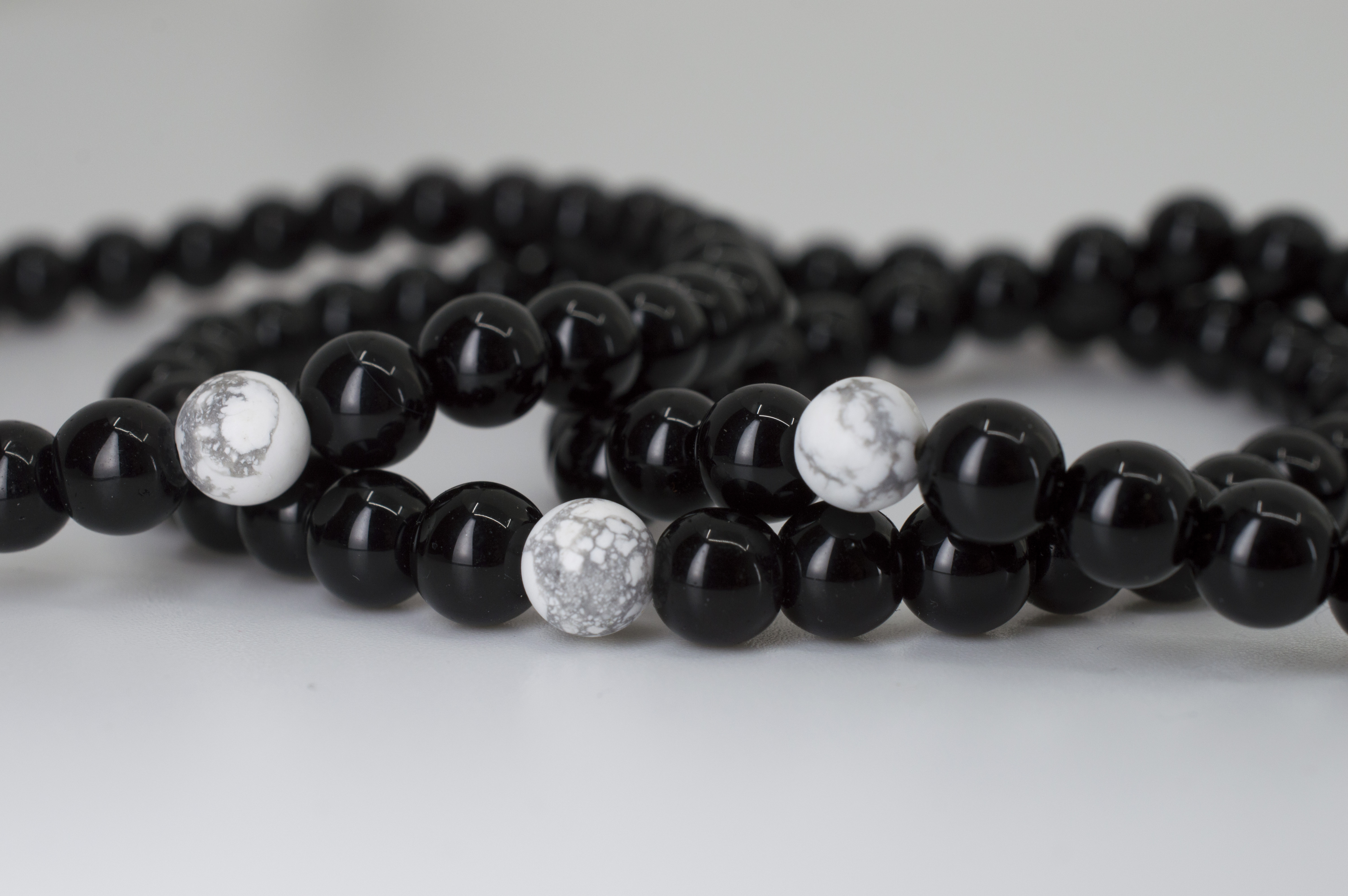 SEAMLESS ONYX BRACELET WITH HOWLITE | Orion Jewelry Design